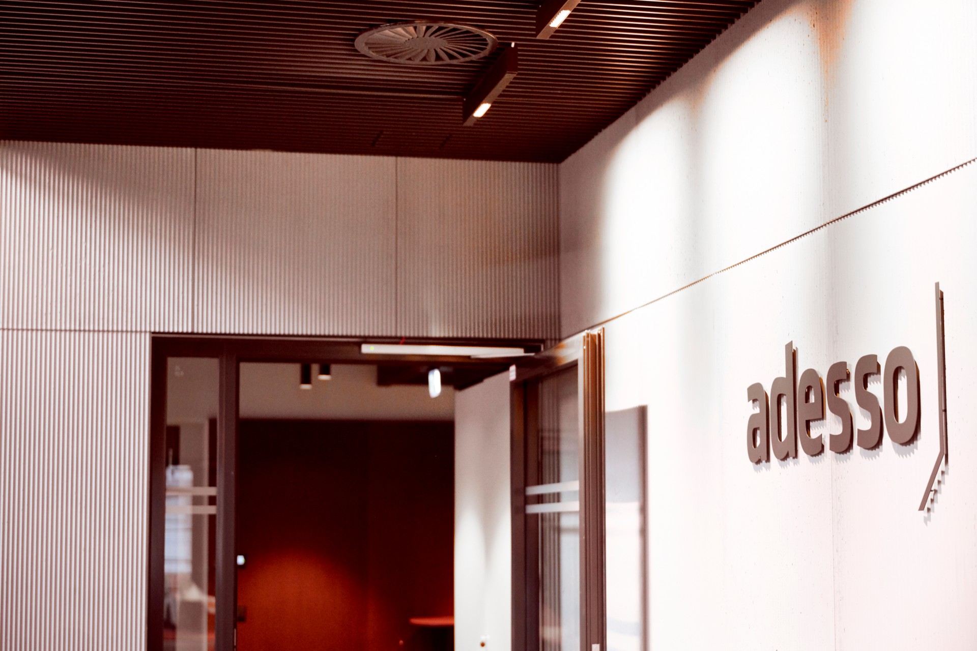 adesso-Partnerschaft mit aprimo